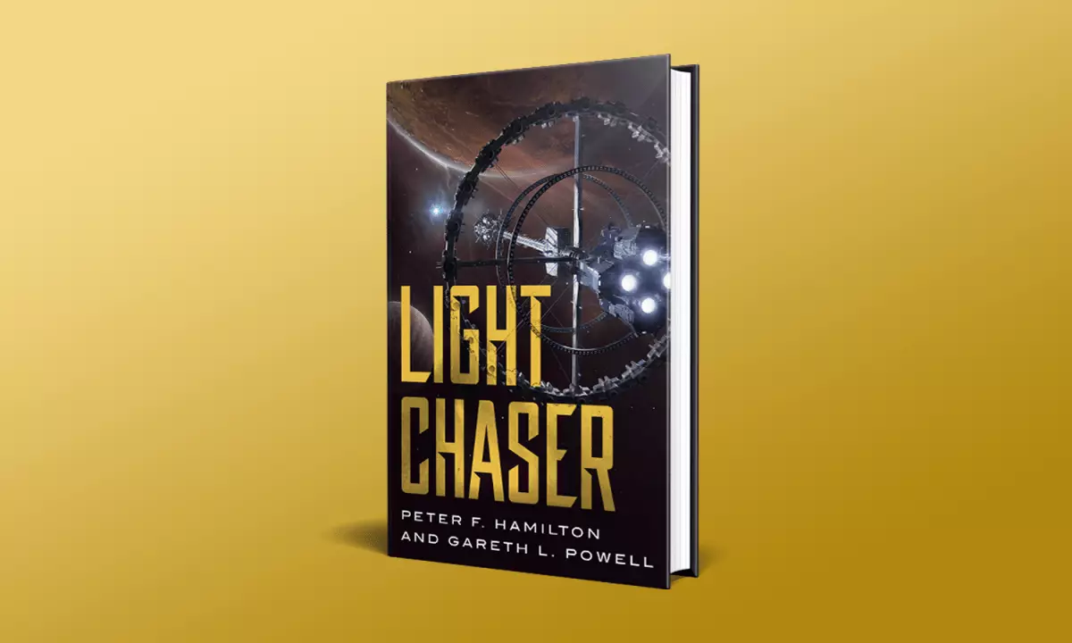 Karanta wani Sashe Daga Peter F. Hamilton da Gareth L. Powell's Light Chaser