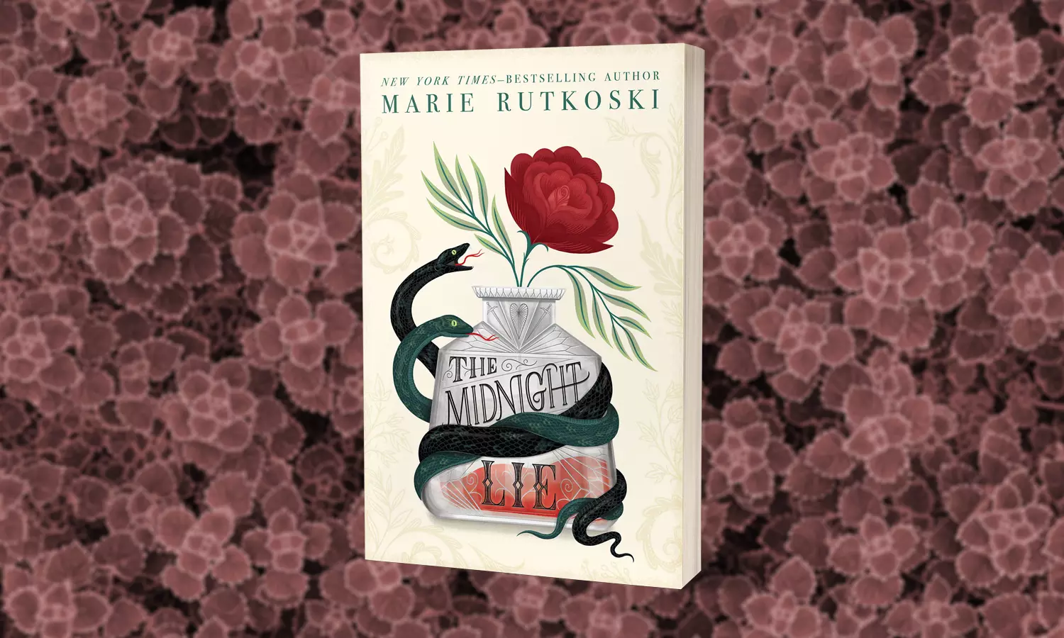 Perskaitykite ištrauką iš Marie Rutoski „Vidurnakčio melas“.
