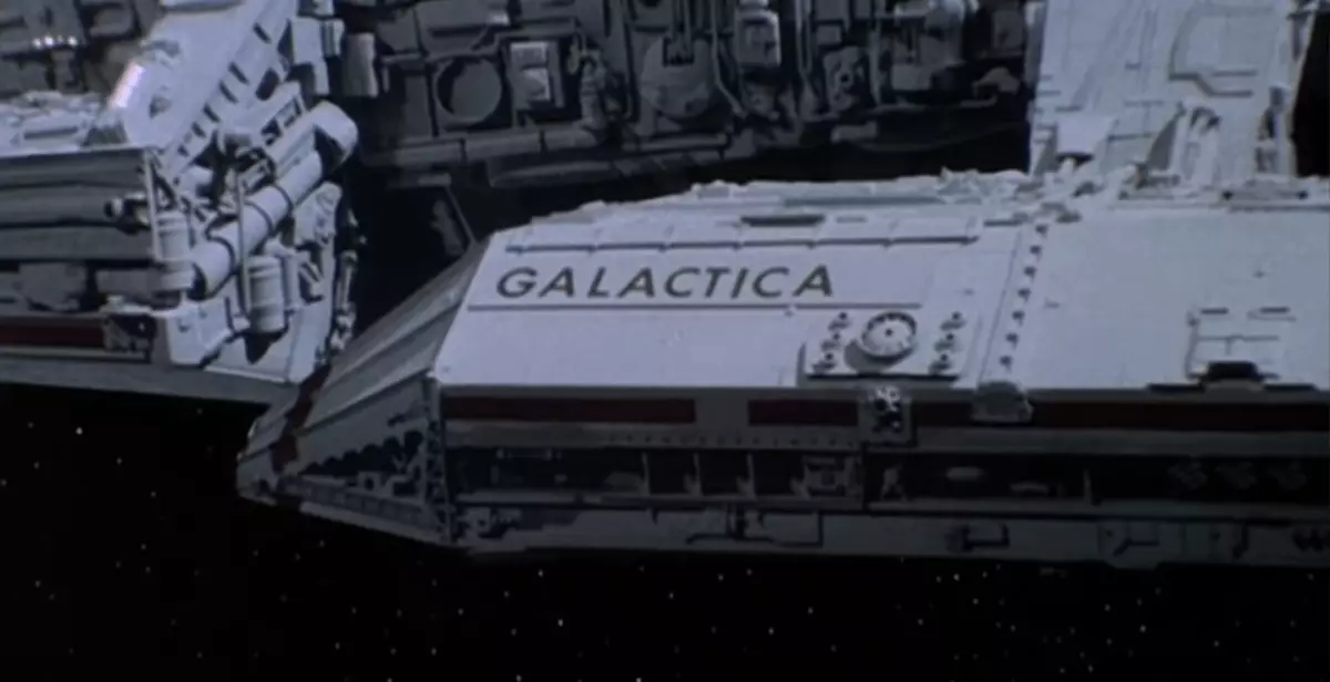 Simon Kinberg teken aan by Battlestar Galactica-film
