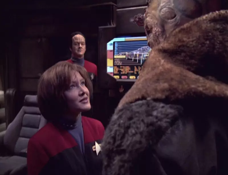 Star Trek: Voyager қайта қарауы: «Тез өмір сүріңіз және өркендеңіз» 1180_2