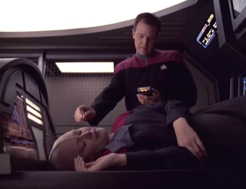 Star Trek: Voyager Rewatch: «Жыві хутка і квітней» 1180_3