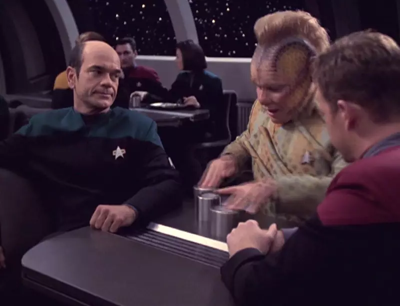 Star Trek: Voyager Rewatch: “Yáa Gbe ati Ṣe rere” 1180_4