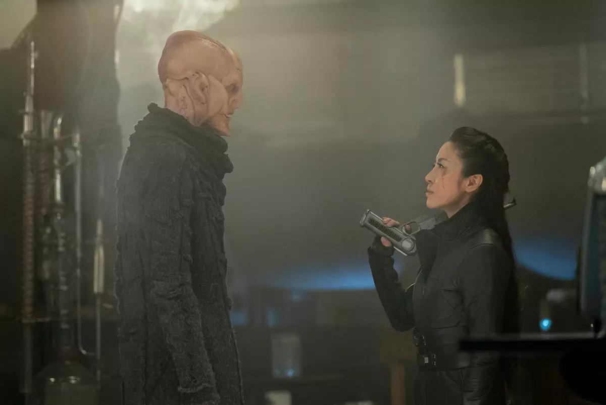 Pêşeroj ne Ya Berê ye - Stêrk Trek: Discovery "Dûr ji Malê"