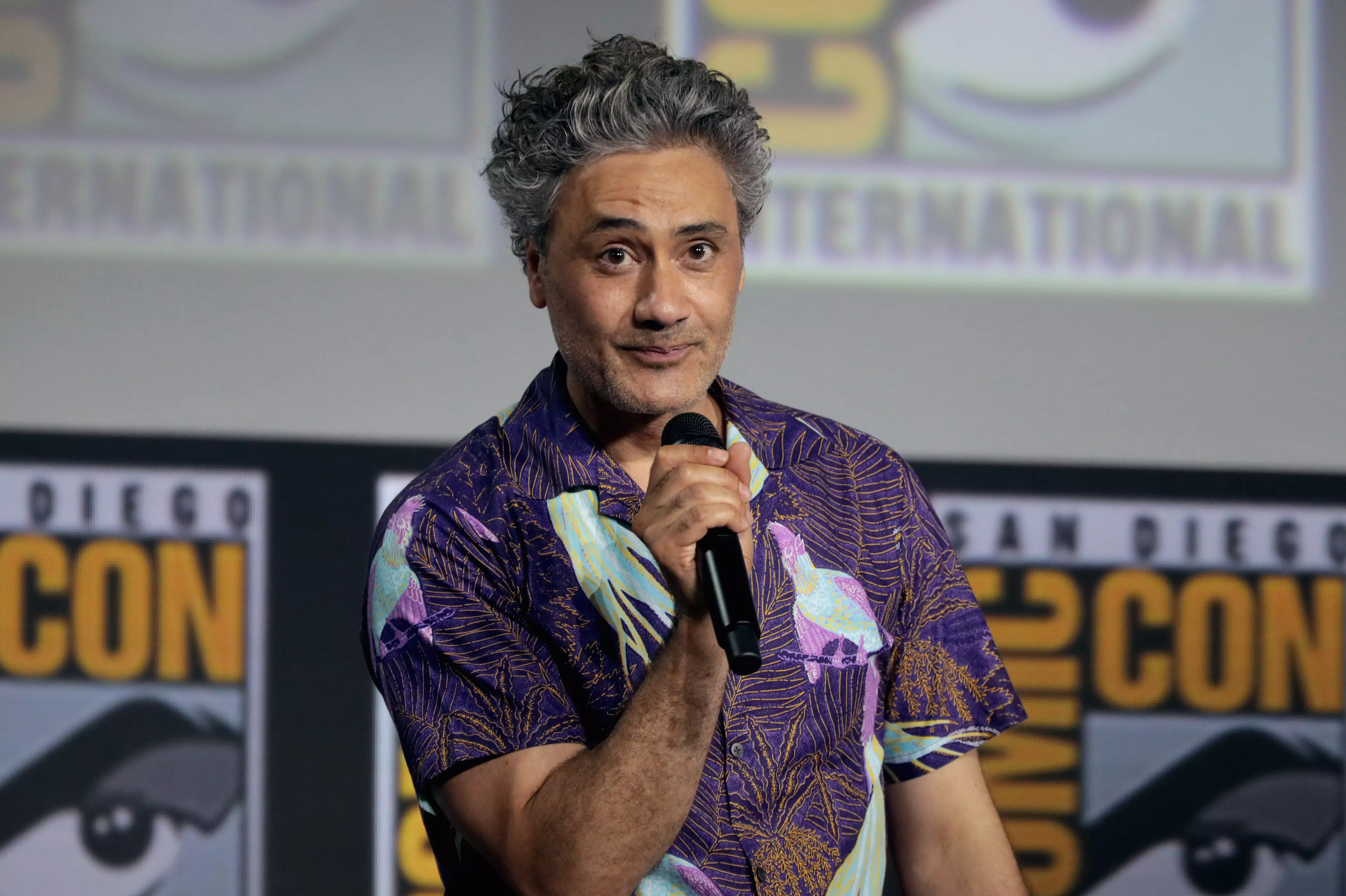 Taika Waititi maakt van Charlie en de Chocoladefabriek twee Netflix-series