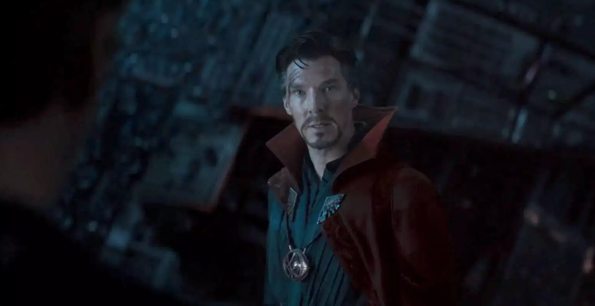 Doctor Strange kommer motvilligt att ta hand om Peter Parker i Spider-Man 3