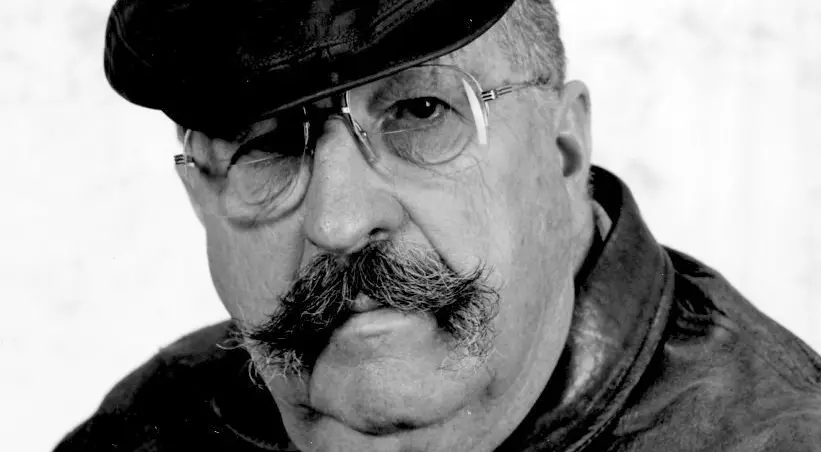 Údar agus Ardmháistir Gene Wolfe, 1931-2019