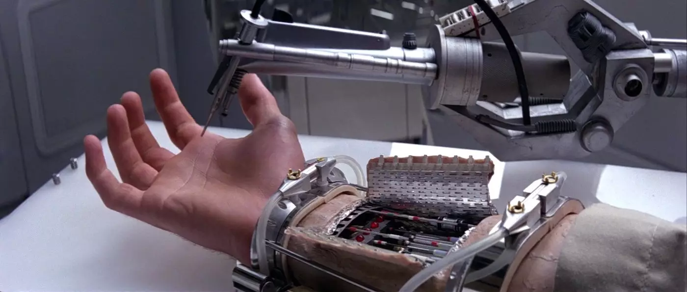 Nombraron un brazo protésico en honor a Luke Skywalker. Y ahora puede transmitir el sentido del tacto.