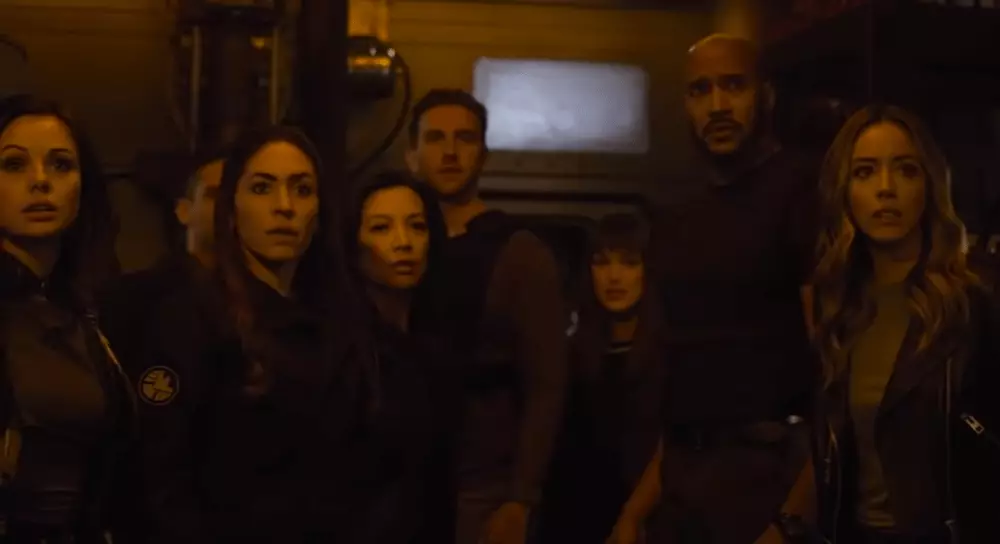 Marvel's Agents of S.H.I.E.L.D. Lub Caij Six Premiere: Tab sis Nws Zoo Li Coulson!