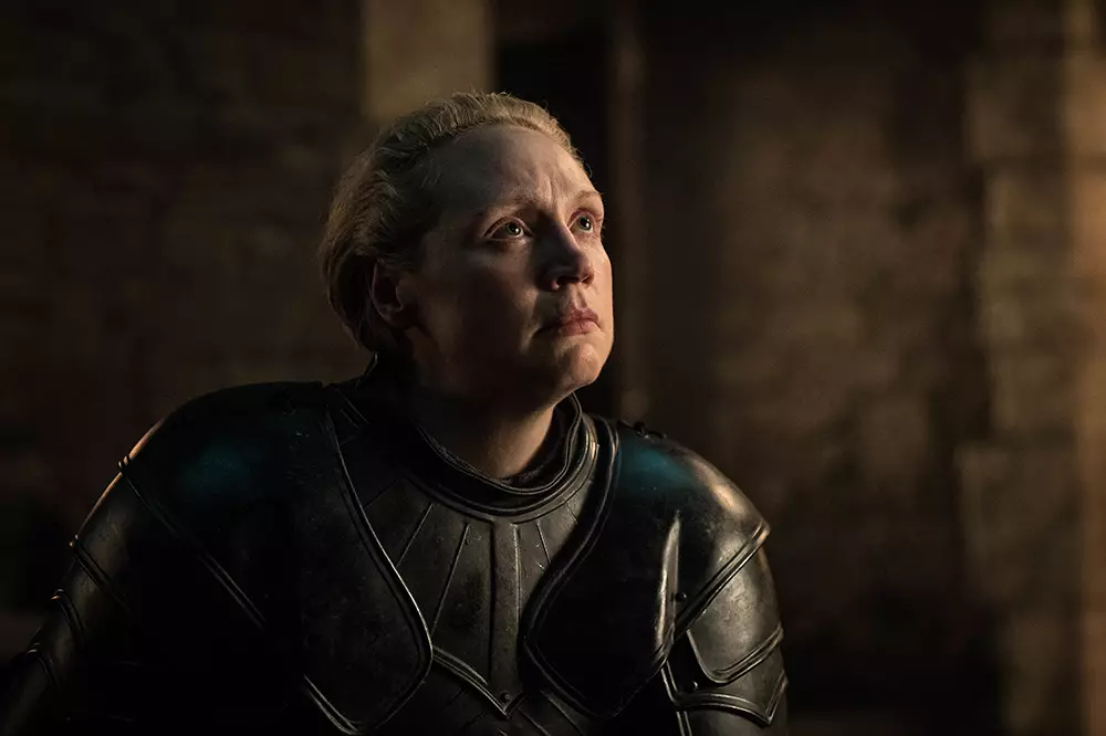 Arise, A Knight: Por que necesitamos a viaxe única de Brienne en Game of Thrones