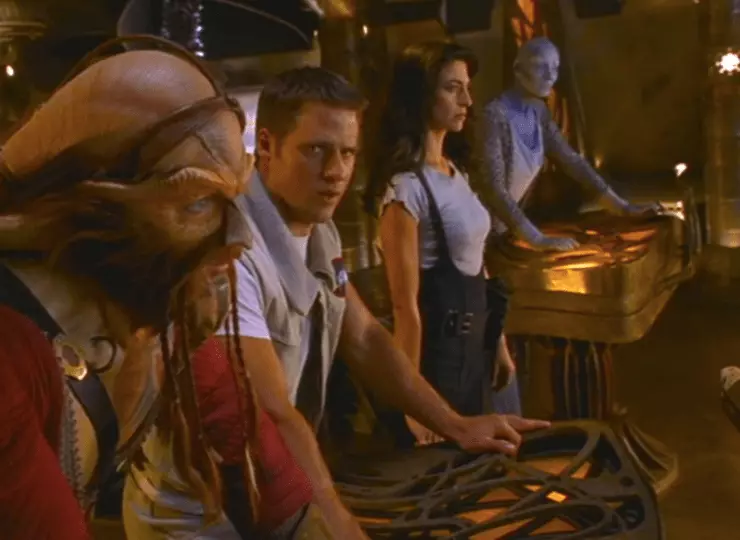 خدمه Farscape، فصل 1