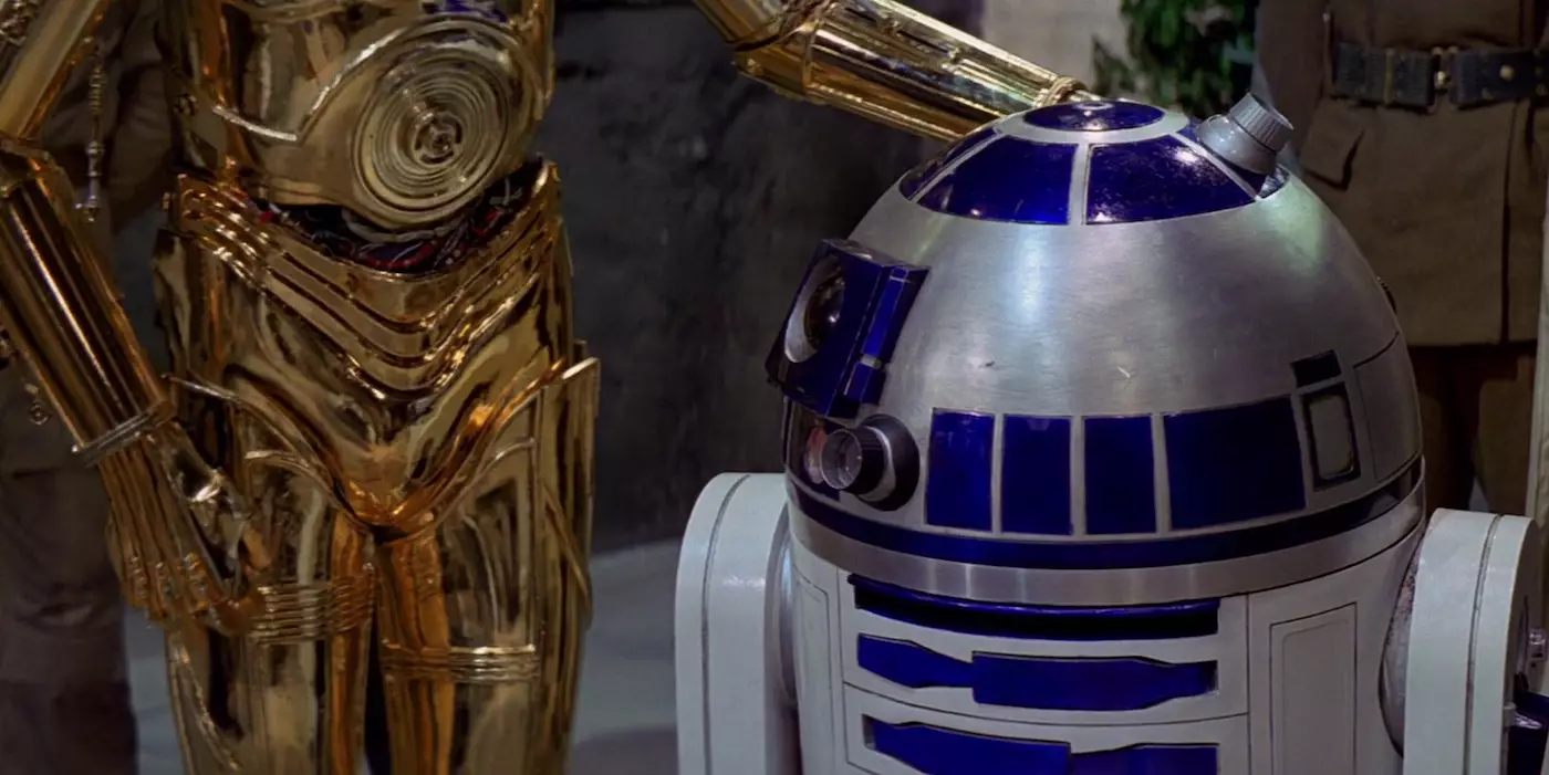 R2-D2 နှင့် C-3P0 ၏ အချစ်ဇာတ်လမ်းသည် Skywalker ထွန်းကားလာချိန်တွင် လှပသော အနီးကပ်သို့ ရောက်လာသည် 14121_2