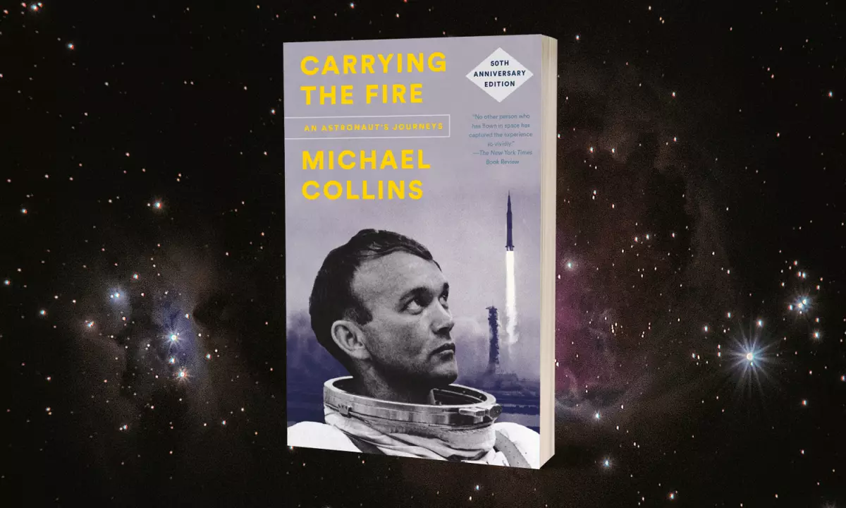 Remembering the Moon Landing: Carrying the Fire eftir Michael Collins