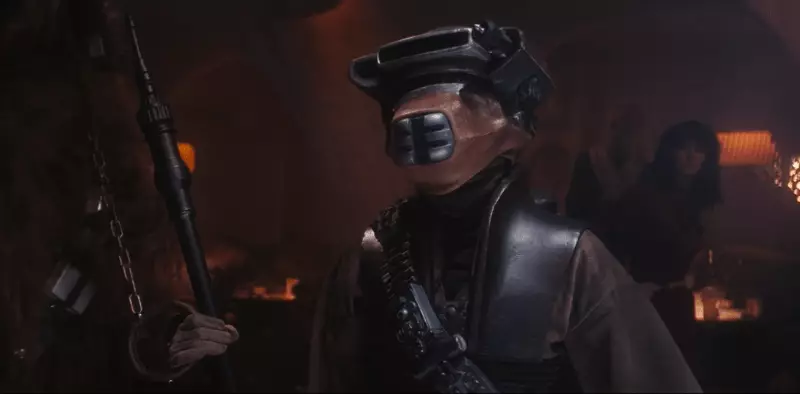 Le déguisement de chasseur de primes de Leia apporte mon trope fantastique préféré à Star Wars