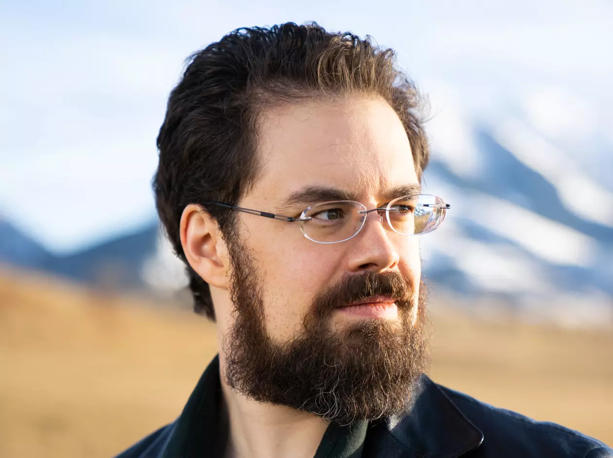 Tor Books va publier un nouveau roman de science-fiction de l'auteur d'Eragon Christopher Paolini