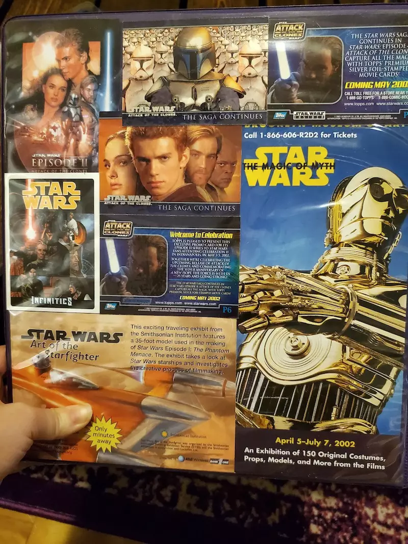 Ho realizzato raccoglitori pieni di cose di Star Wars da adolescente, mentre uscivano i prequel. Li ho appena trovati. 14566_3