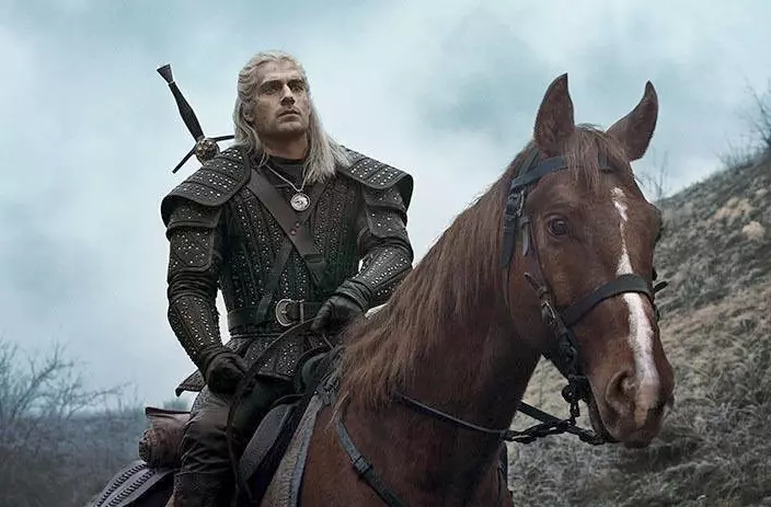 Henry Cavill rol Roach self, plus ander nuwe besonderhede oor Netflix se The Witcher