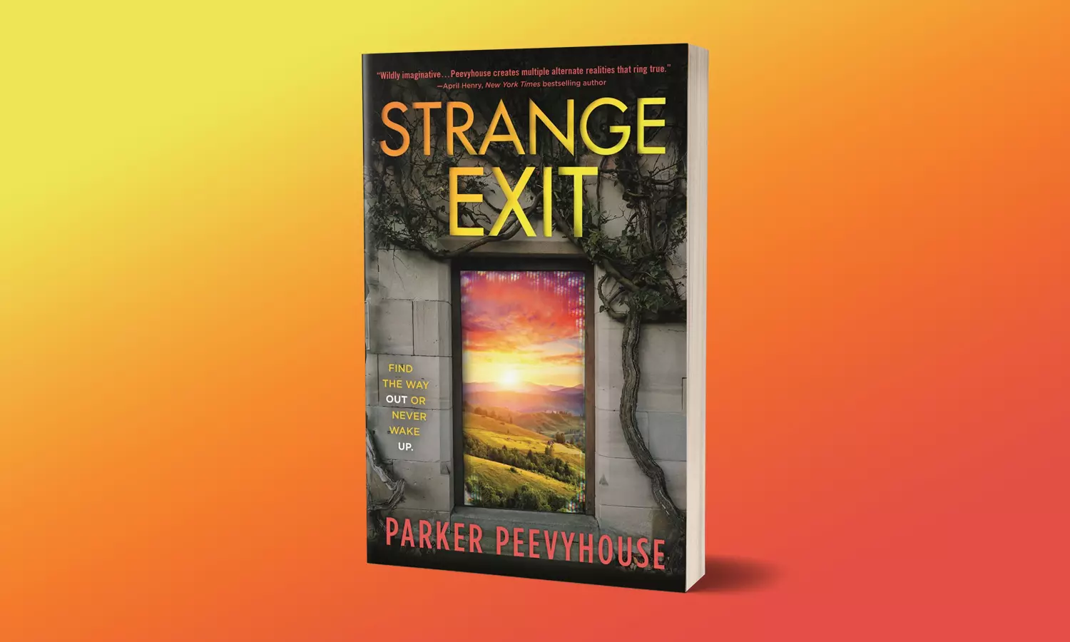 Lestu útdrátt úr Strange Exit eftir Parker Peevyhouse