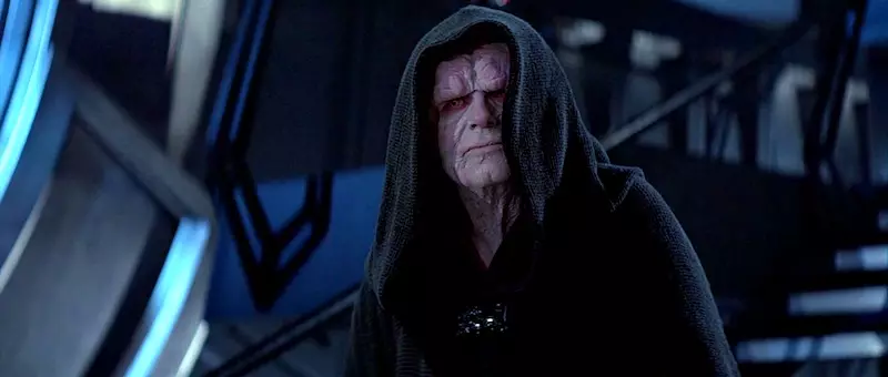 Litsela tse 4 tseo Emperor Palpatine a Iketselitseng Ho khutla ha hae ho Star Wars: Ho phahama ha Skywalker