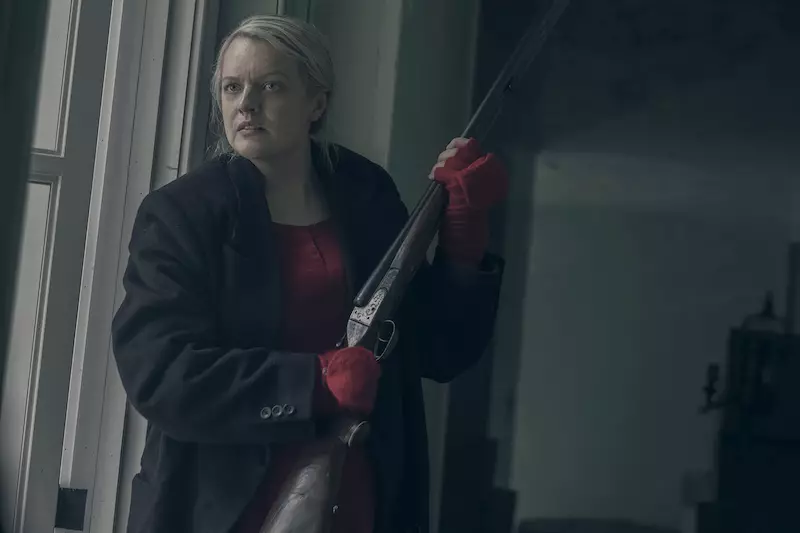 Escape the Womb: The Handmaid’s Tale, «Холі»