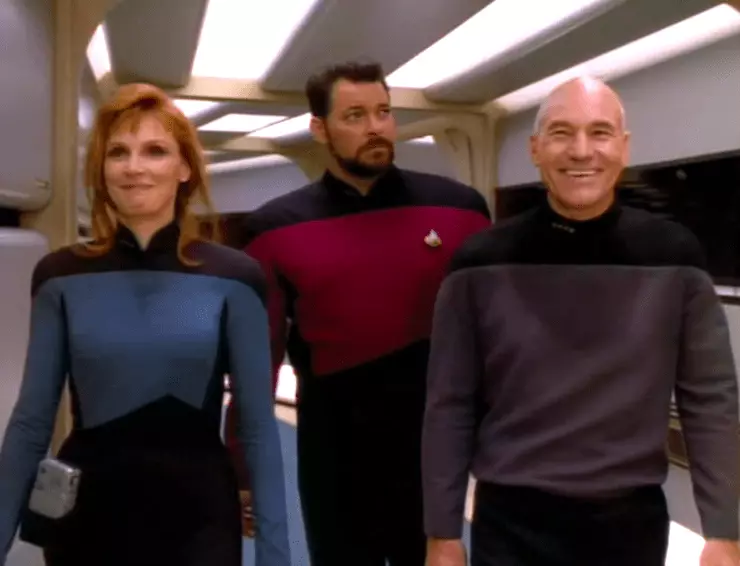 Star Trek: Thế hệ tiếp theo, đính kèm