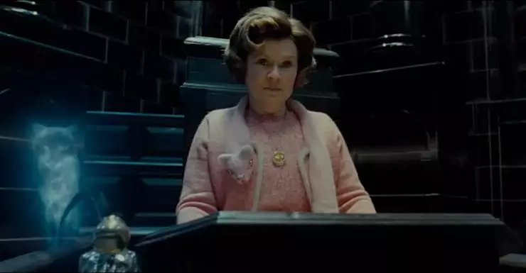 Malico en Tetaso: Batalante la Institucian Aŭtoritaton de Dolores Umbridge 15694_2