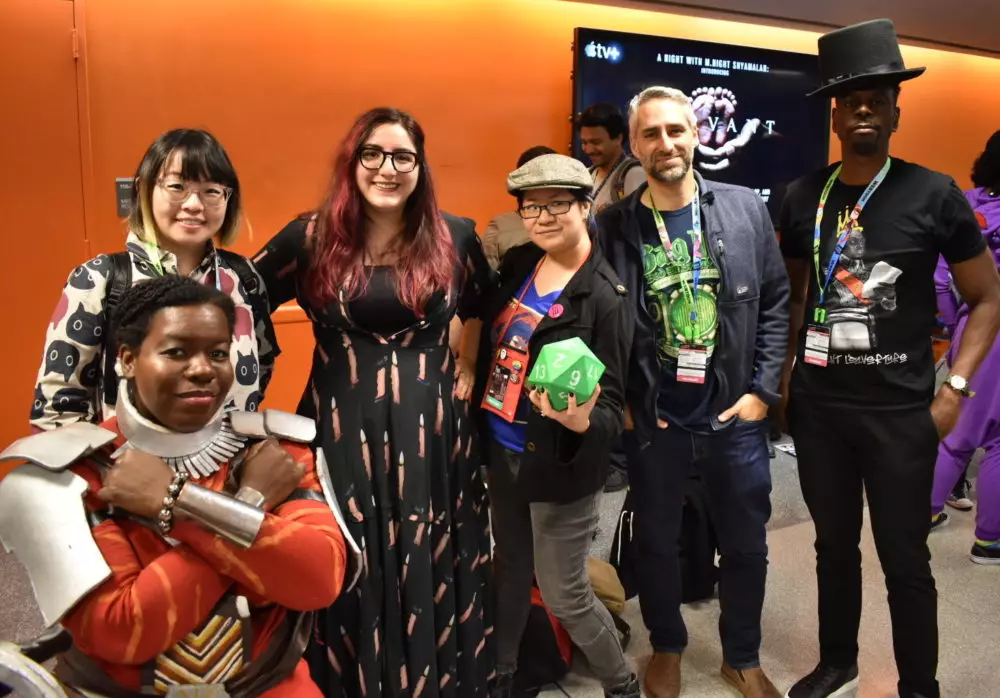 Başqa Bir Yarış Paneli Deyil: "Rəng Geeks" NYCC-də Fandom Sevincini qeyd edir