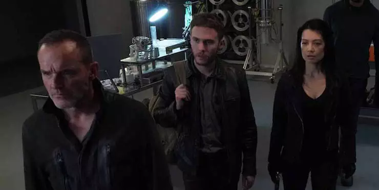 Agenten von S.H.I.E.L.D. Saisonmitte-Premiere von Staffel 5: Stuck in the Middle with You 15872_3