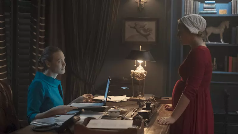 "Emakumeen lana" Gizonen arazoa da The Handmaid's Tale-n