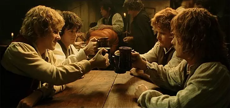 Mennyi alkohol kell ahhoz, hogy egy hobbit berúgjon?