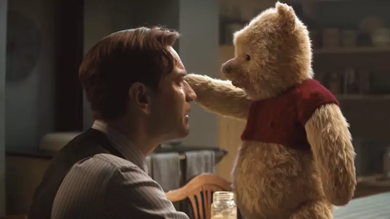 Am multe sentimente despre Christopher Robin