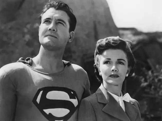 Гадел таң алдыннан: Супермен һәм Моле Ирләр һәм Батман (1966) 1684_15