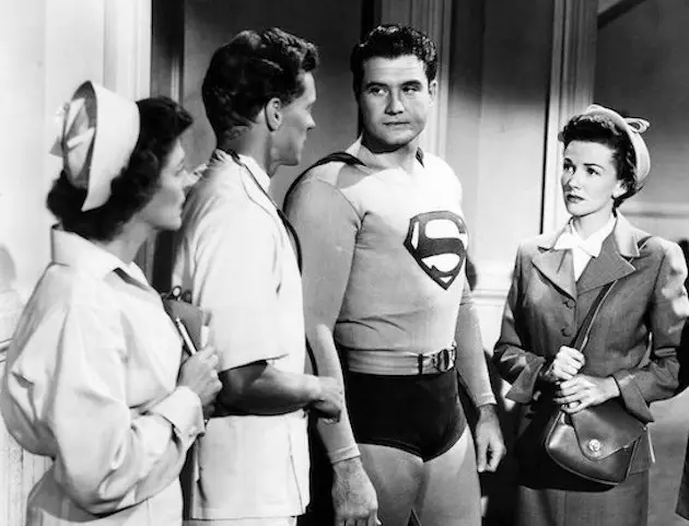 Гадел таң алдыннан: Супермен һәм Моле Ирләр һәм Батман (1966) 1684_4