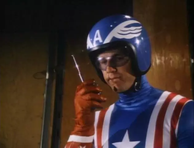 Not the Hero of World War II - Captain America (1979) și Captain America II: Death Too Soon 1687_7