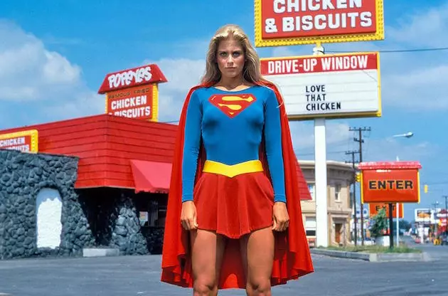 အံ့သြဖွယ်ကောင်းပြီး အံ့သြစရာမရှိ— Wonder Woman (1974)၊ မူရင်း Wonder Woman အသစ်နှင့် Supergirl 1688_3