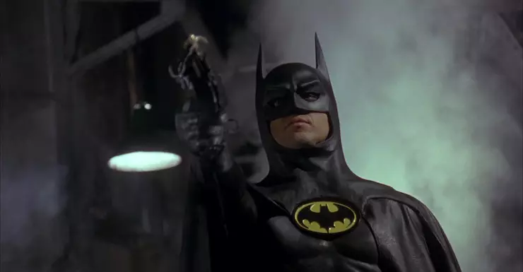 "Pakaian yang bagus!" — Batman (1989) dan Batman Returns