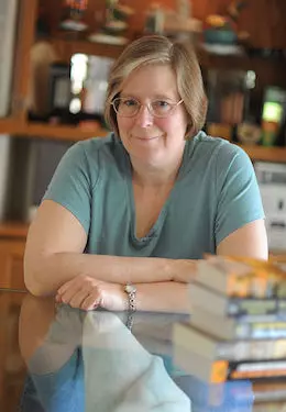 Fanzines, Cover Art, and the Best Vorkosigan Planet: An Interview with Lois McMaster Bujold