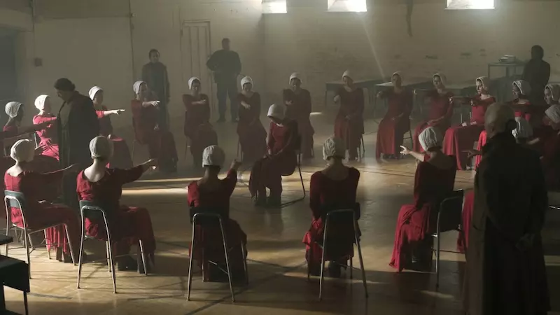 The Handmaid's Tale Bukan Hanya Cerita Offred Lagi