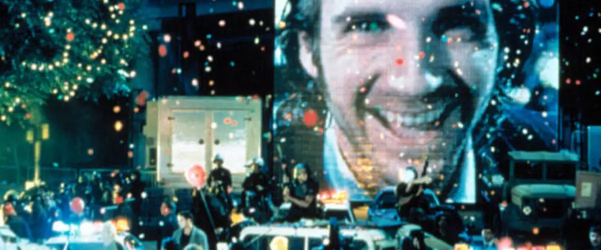 Strange Days: การมองดูการเหยียดเชื้อชาติ การแอบดู และอนาคตที่น่าดึงดูดใจ