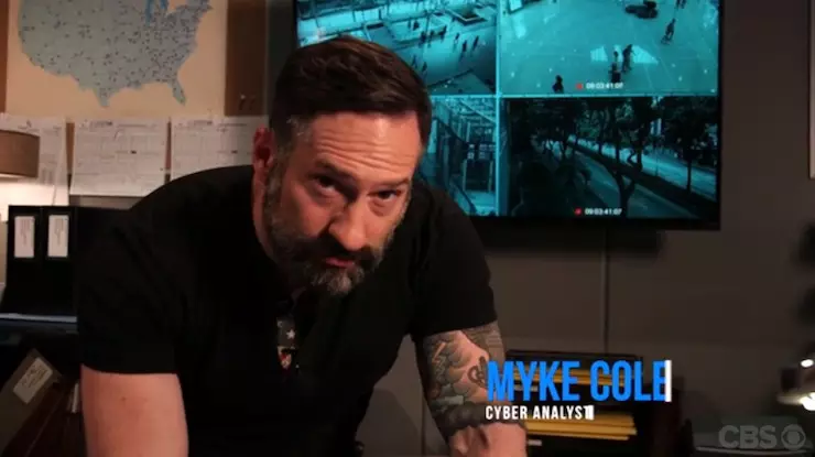 Pergi ke Balik Layar Penegakan Hukum dengan Myke Cole dan CBS's Hunted