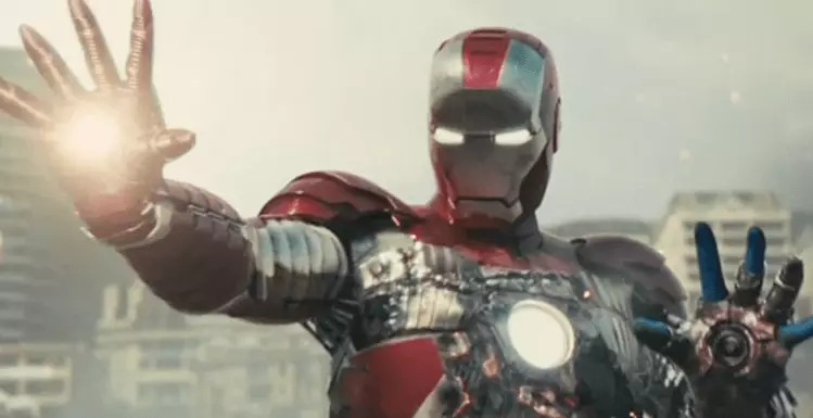 "Moral te bom prositi, da zapustiš krof" - Iron Man 2