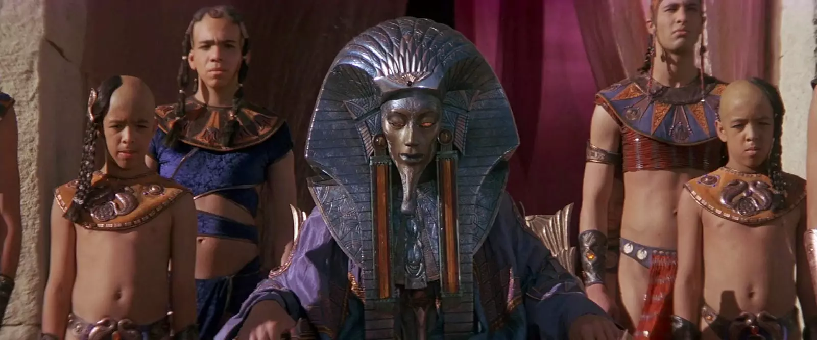 O leiaf Nid Storio Grawn mohono: Stargate 17636_2