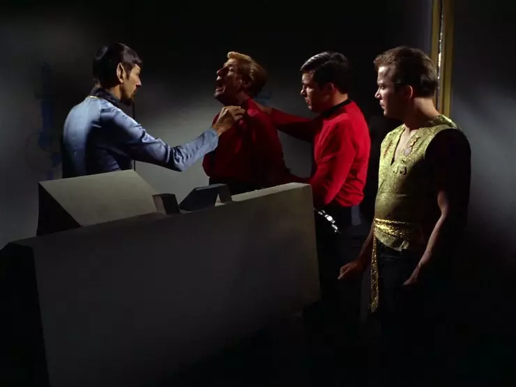 Star Trek oriģinālā seriāla atkārtota skatīšanās: “Spogulīt, spoguli” 1792_1