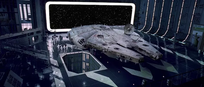 Ebee ka Aha "Millennium Falcon" si bịa, Otú ọ dị?