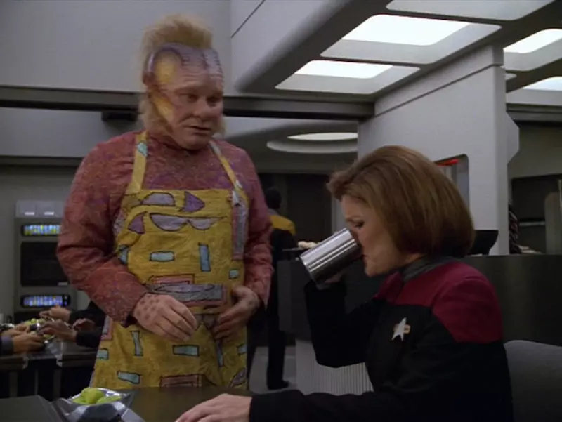 Star Trek: Voyager Rewatch: “Bride of Chaotica!” 1806_2