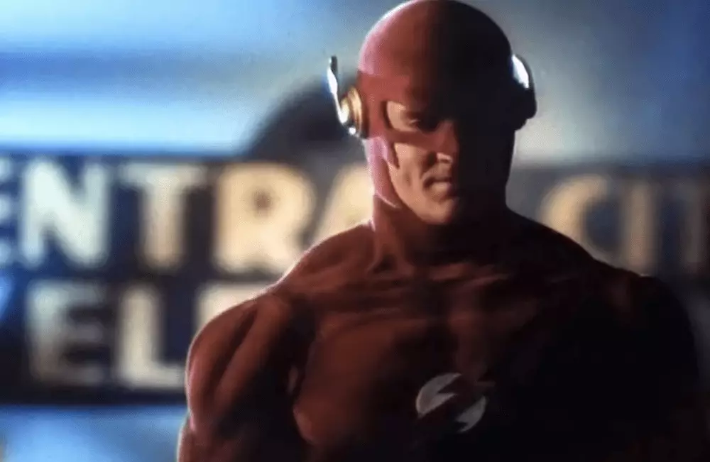 “ဒီဟာကို ကြိုက်နေပြီထင်တယ်” — The Flash (1990)