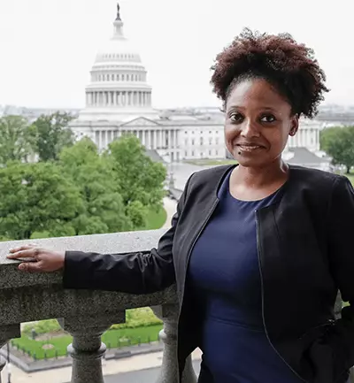 Tähtedevahelise luuletaja laureaat: Tracy K. Smith