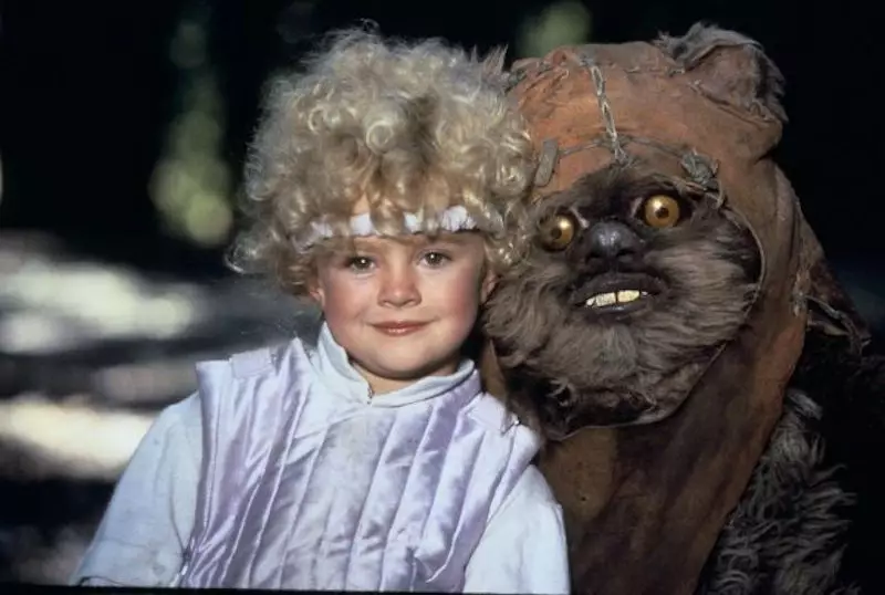 É 4 de maio e você vai aprender sobre as aventuras de Ewok porque a vida é injusta às vezes