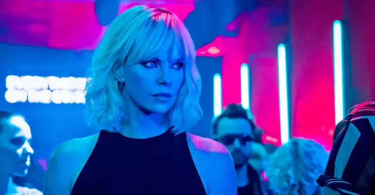 Karakte la Kvietan, Konstantan Pliiĝon de Charlize Theron al SFF Stardom