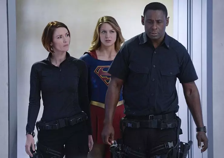 Aliens ilegais e culpa do supervivente na Supergirl desta semana 19100_1