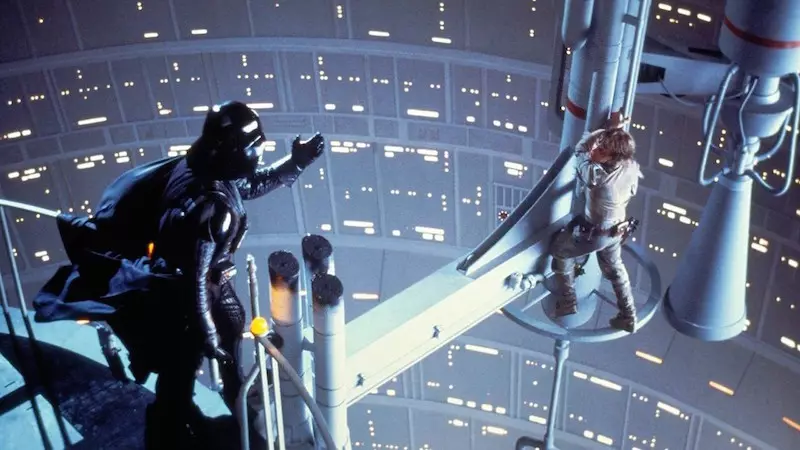 Un novato de Star Wars ve por primeira vez The Empire Strikes Back